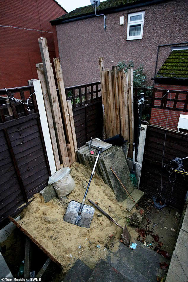 Grandmother, 70, lost her life savings after 'cowboy' builder left her ...