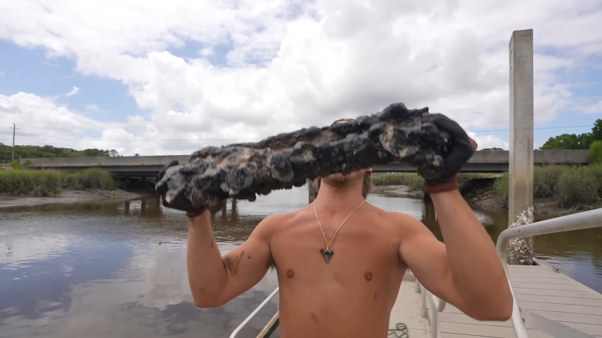 Magnet fishing at a public dock turned serious: "That doesn’t belong here"