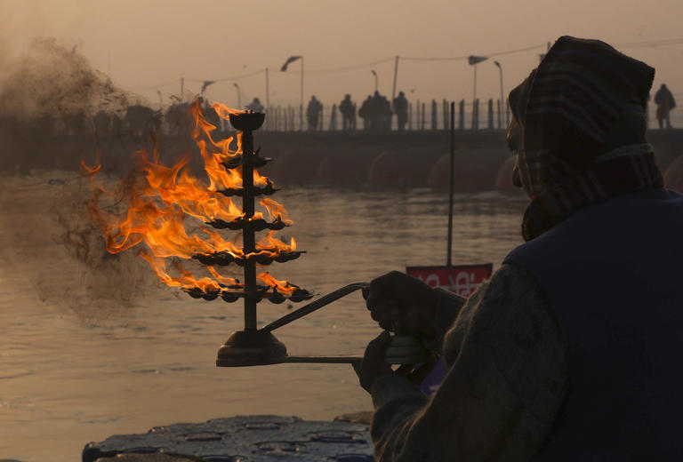 Magh Mela: Preparations in place for Makar Sankranti dip at Sangam ...
