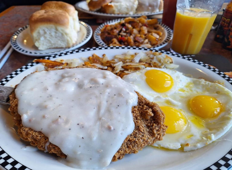 5 chain restaurants serving legit country fried steak plates