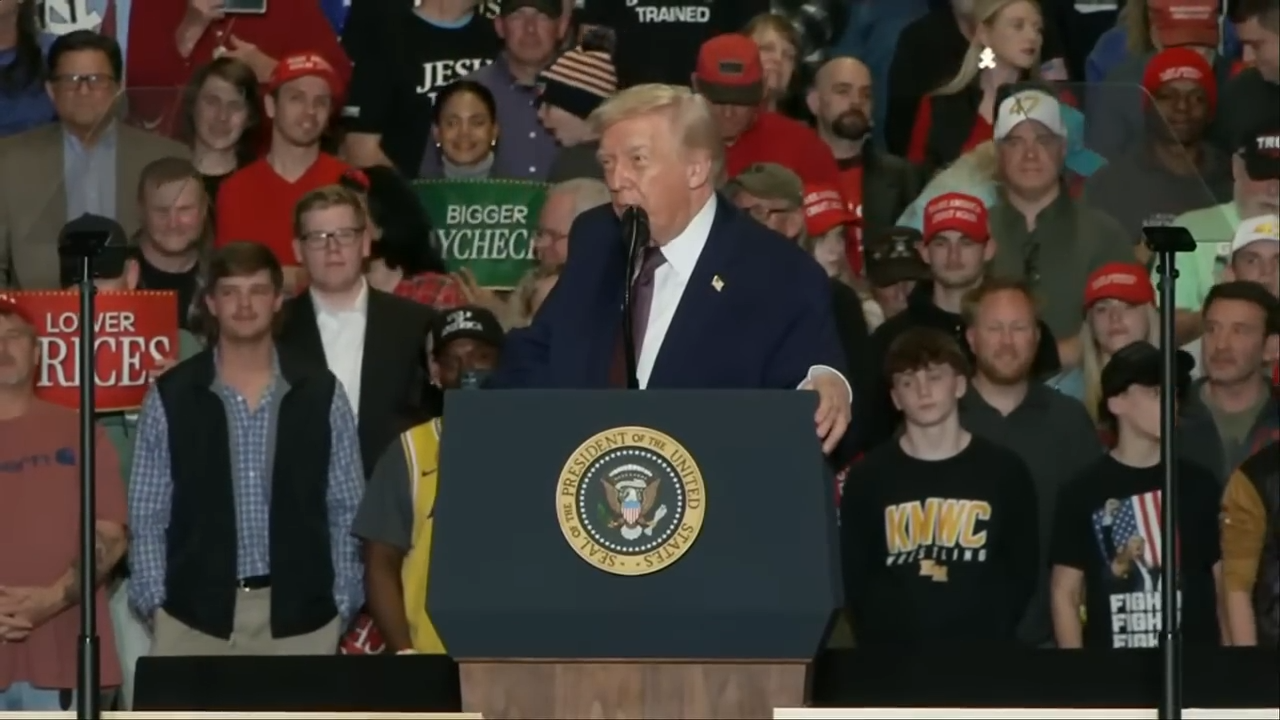 'He wanted to eat all the time': Trump calls the kettle black, insults ...