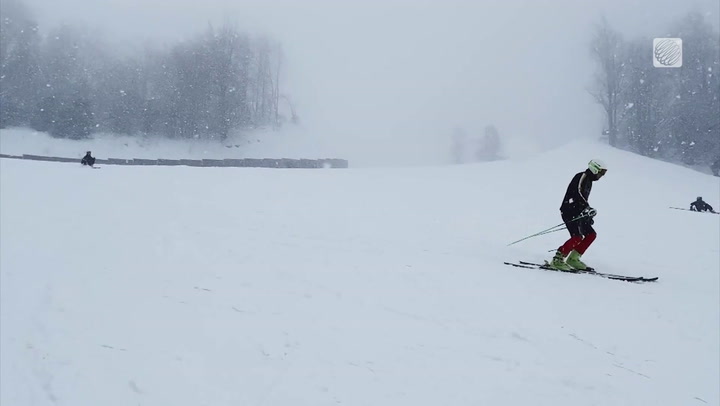 Master the slopes: How to ski in any condition