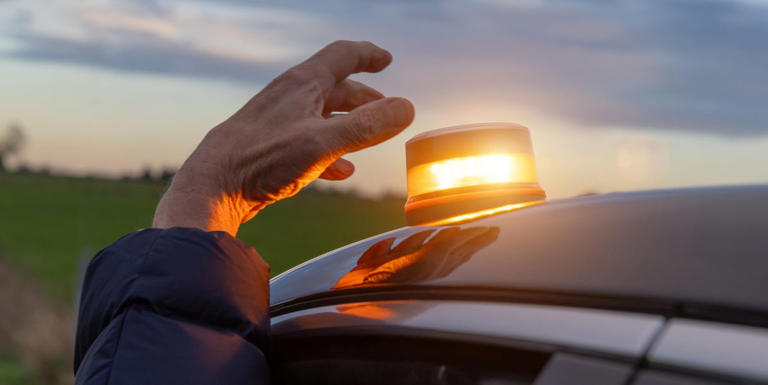 José Abellán, cardiólogo, sobre el uso de las balizas V16: “Atención si ...