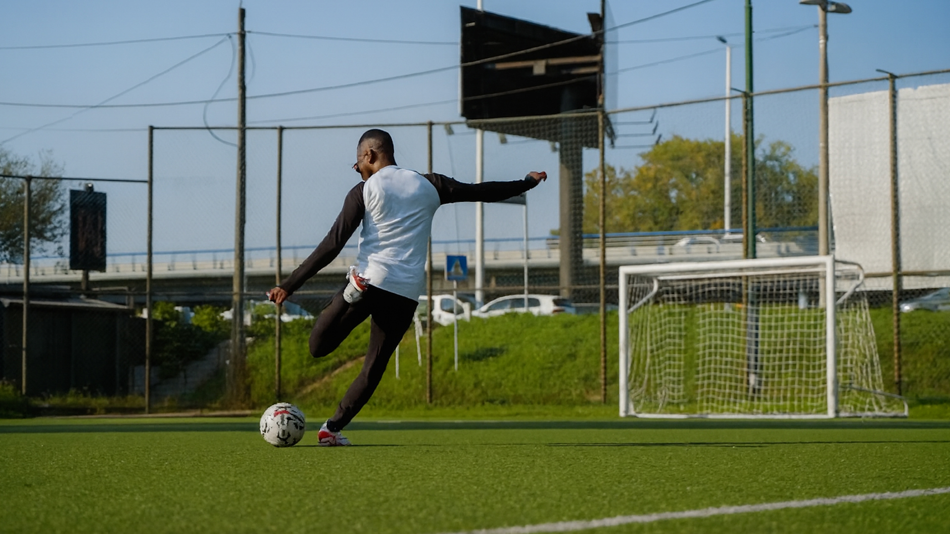 10 easy football skills to beat defenders