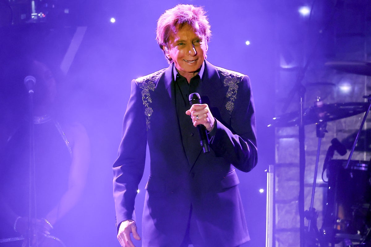 Barry Manilow worried about future of his career after cancer surgery