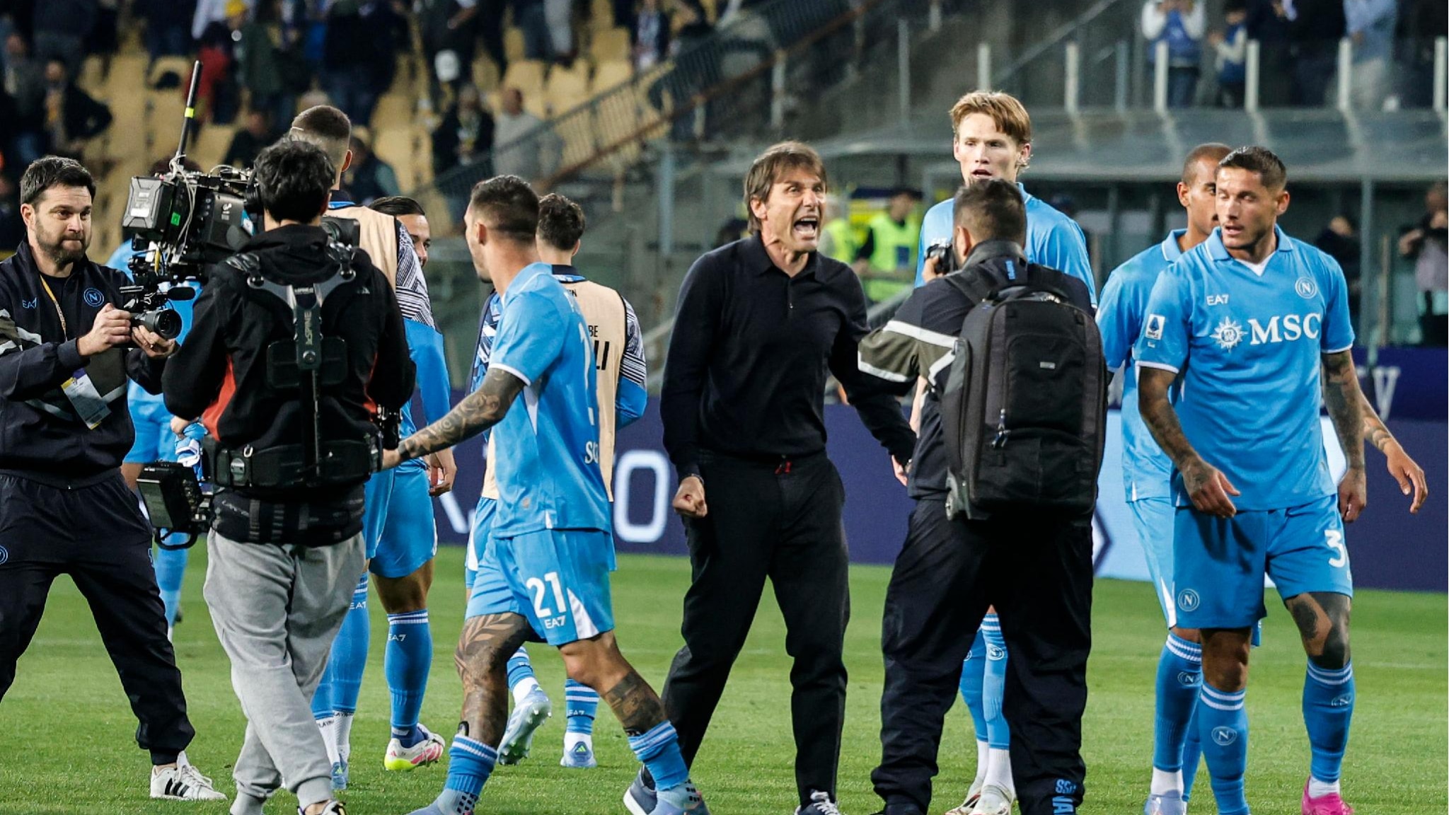 Serie A, Napoli-Parma 1-0 all'11'