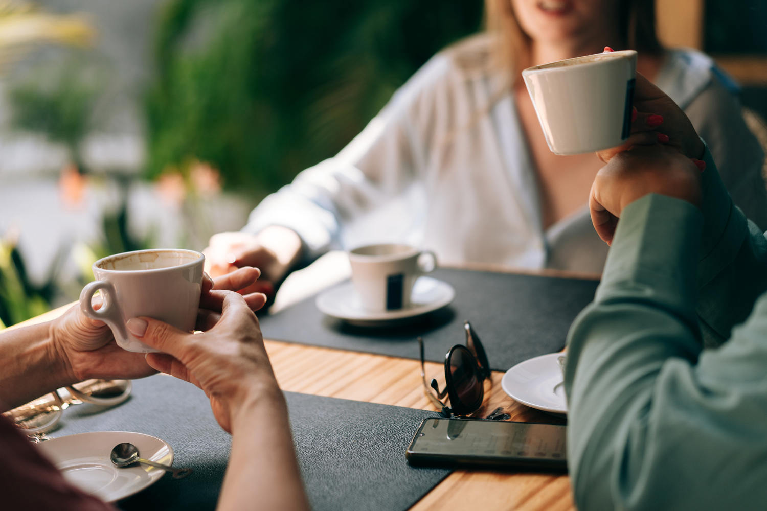 The 1 topic to avoid during small talk, according to an etiquette coach