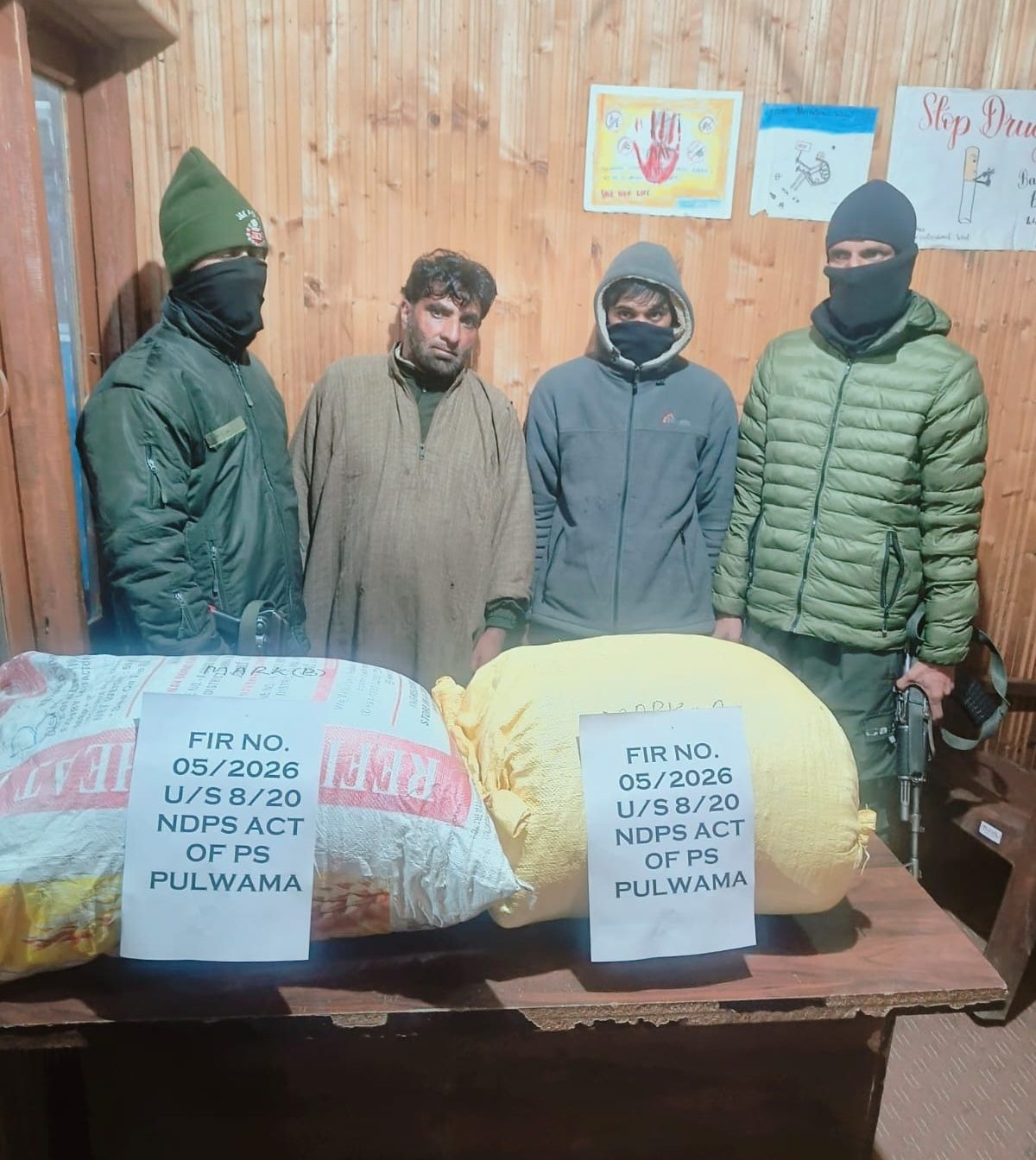 Police nab 2 drug peddlers in Pulwama, contraband substance recovered