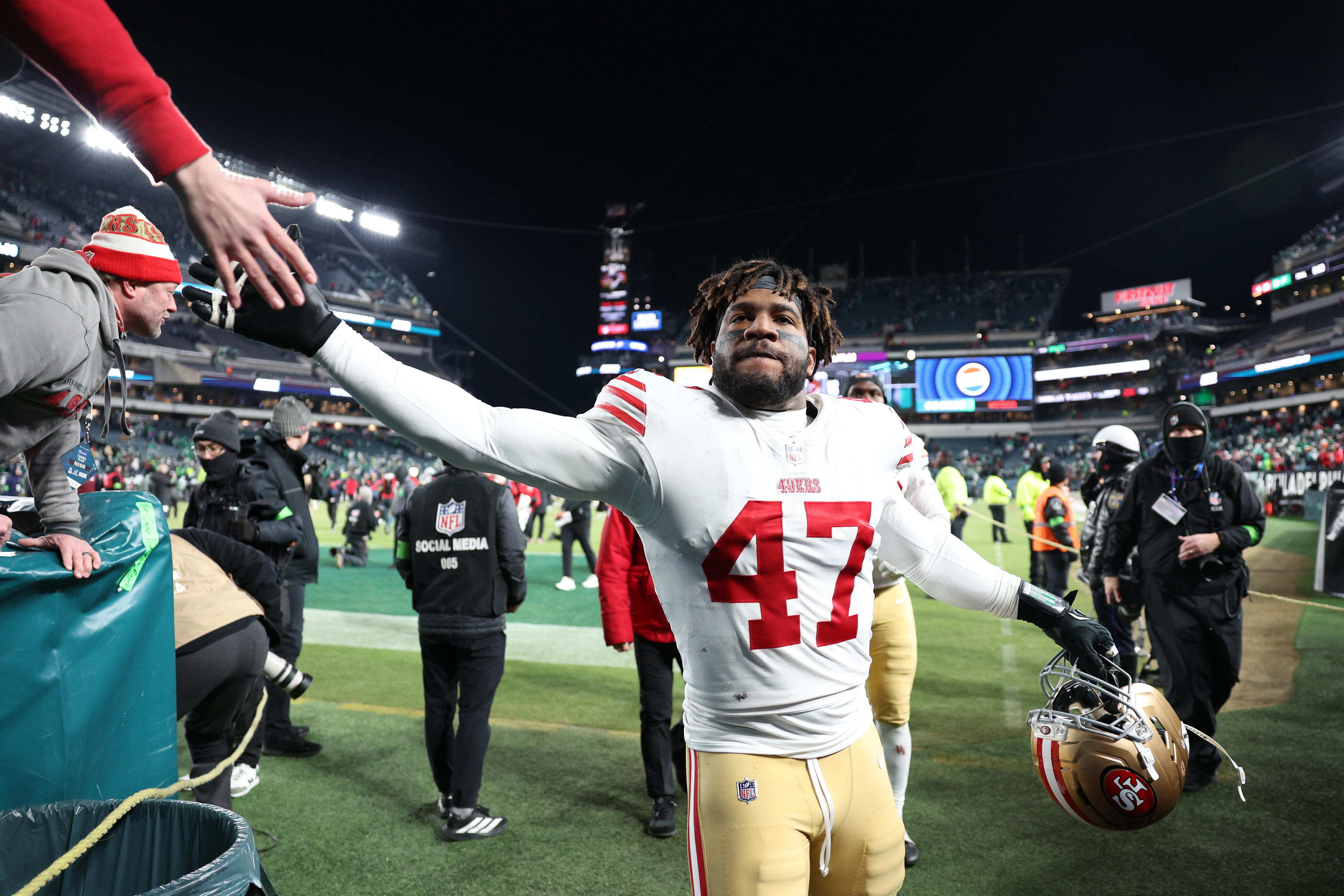 49ers DE shockingly announces retirement after 1 season in San Francisco