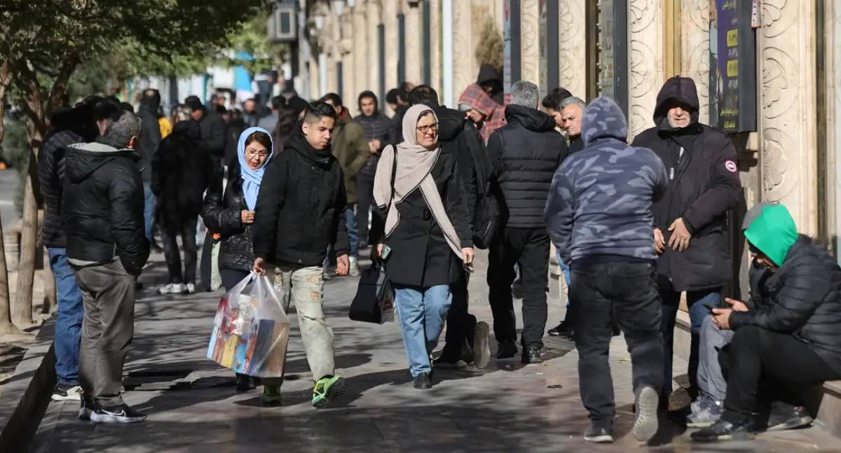 Trump impõe tarifa de 25% a parceiros comerciais do Irã