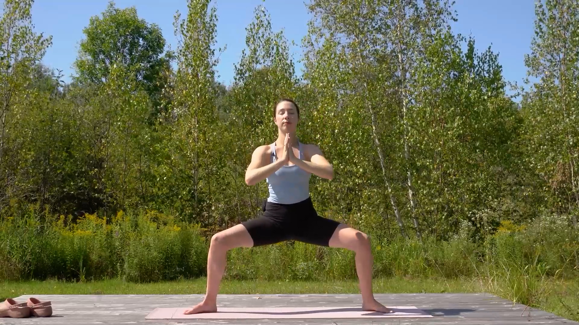 5 min morning yoga flow for a smooth start