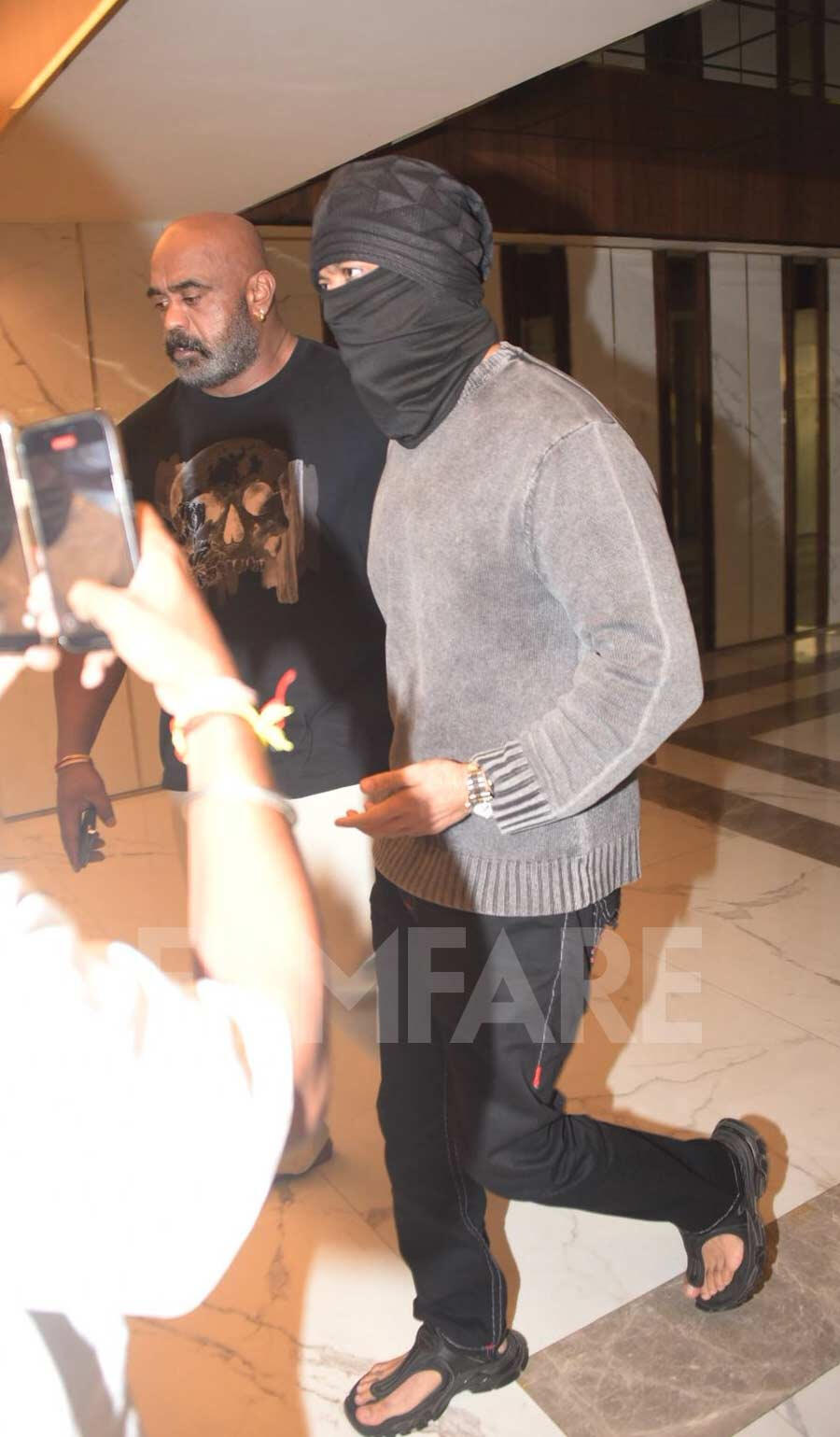 Photos: Yash arrives in Mumbai amid toxic buzz