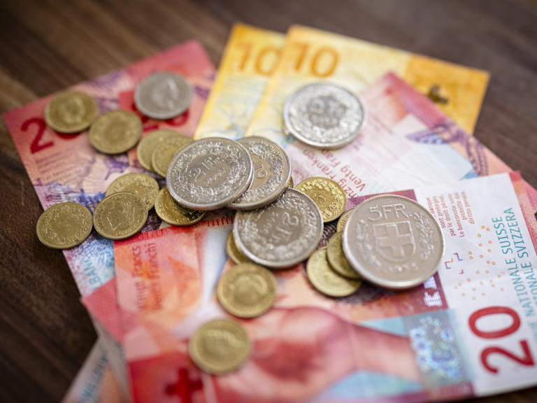 L'initiative sur l'argent liquide inadéquate, dit le gouvernement