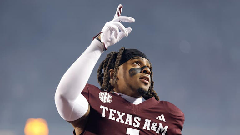 Texas A&M veteran stuns everyone by backing out of portal to return to ...