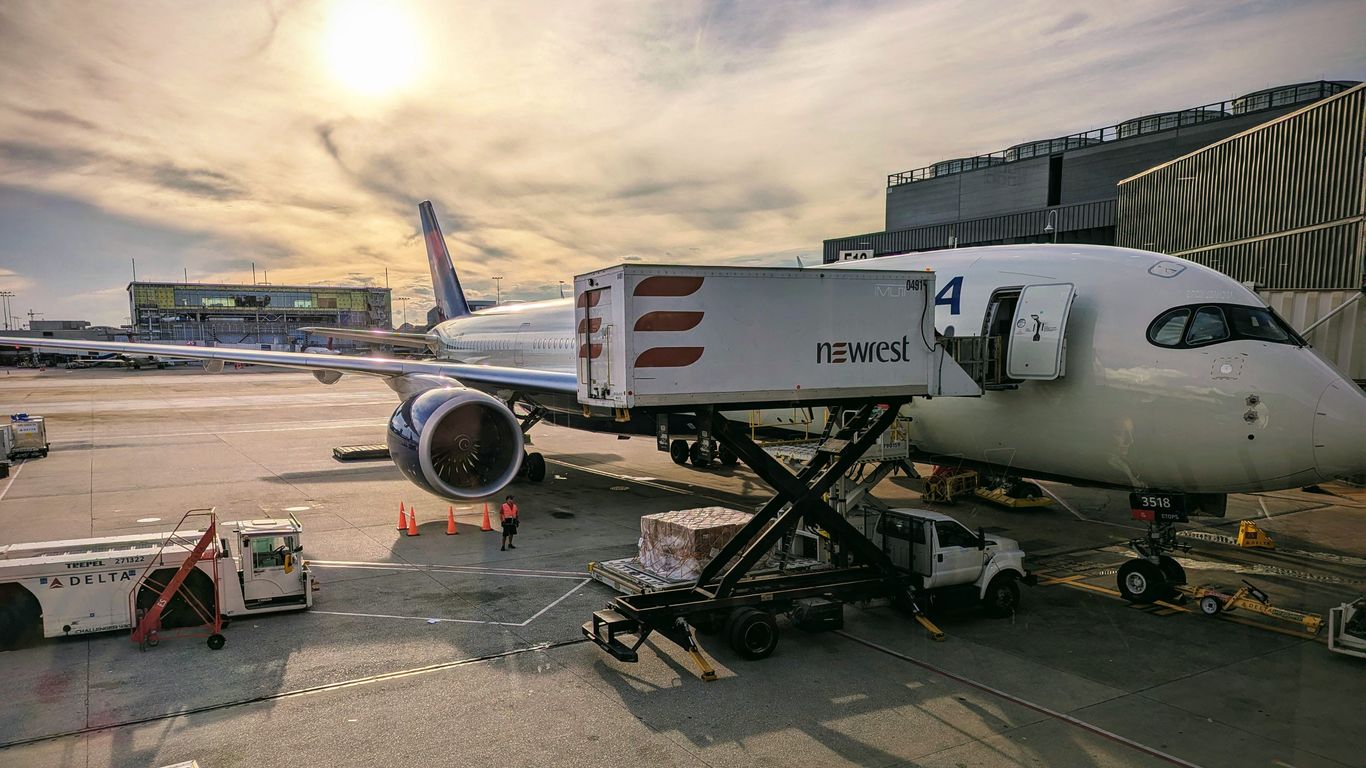 Delta Air Lines unveils Boeing plane order, luxury vs. budget travel ...