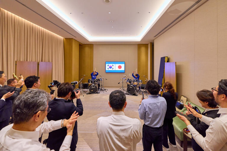 President Lee Jae-myung and Prime Minister Sanae Takaichi drum Kpop hits