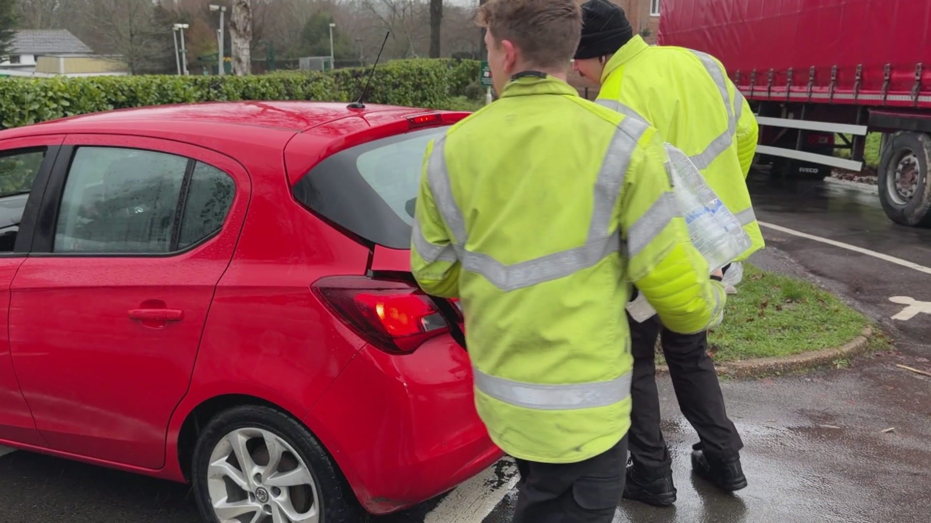 Around 25,000 homes in Kent and Sussex are without water