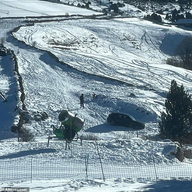 Tourists blindly follow their GPS and end up driving on a ski slope in ...