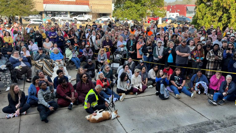 'You can feel the love': Monks continue their walk for peace in the Carolinas and close to Charlotte