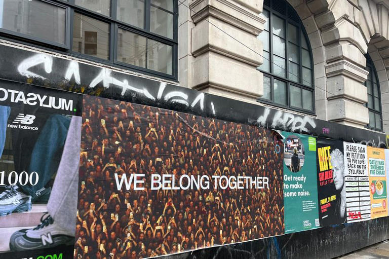 Harry Styles fans say 'it's not a drill' as huge hint over comeback ...