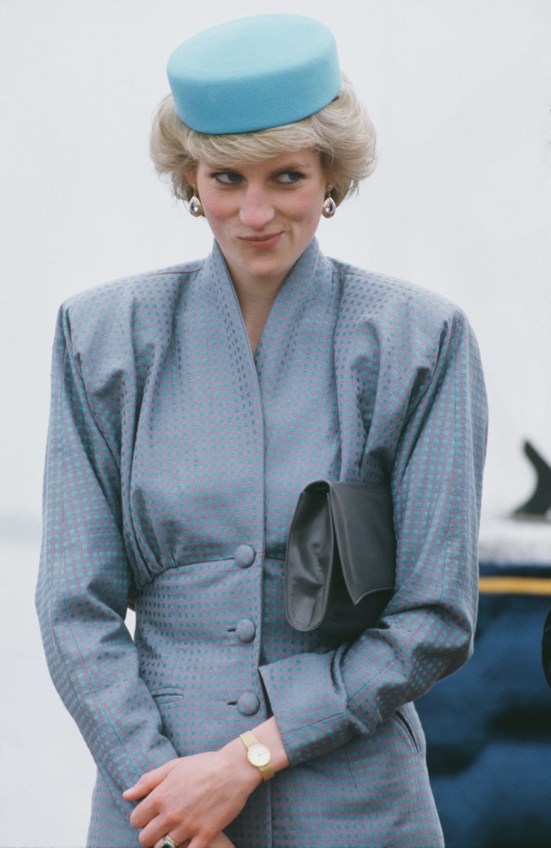 La rivincita del pillbox hat, l'accessorio preferito di Jackie Kennedy ...