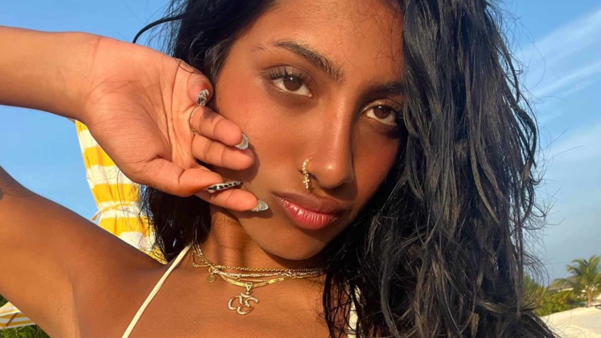 With Her Beach Looks Lara Raj Lights Up The Maldives