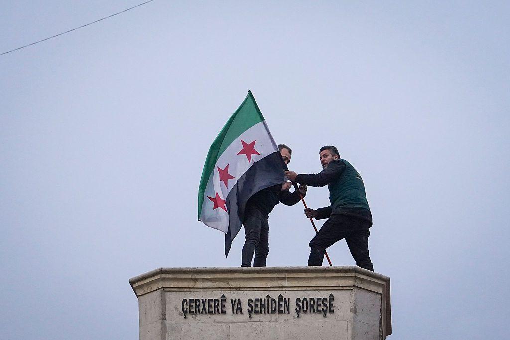 Suriye ordusu: "Tüm silahlı gruplar Fırat'ın doğusuna çekilmeli"