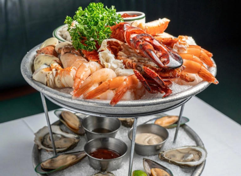 6 chain restaurants that serve the best seafood towers