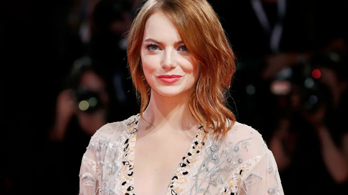 Fans say Emma Stone looks almost unrecognizable with her new face