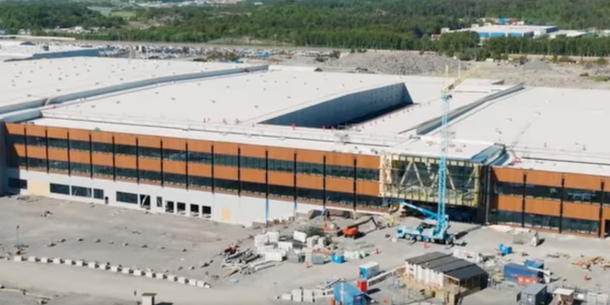 Alla anställda varslas på Volvo Cars batterifabrik