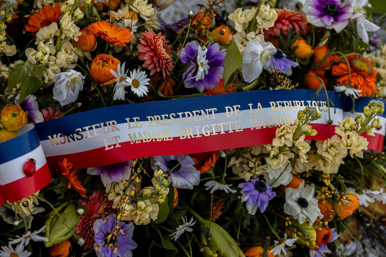 Hommages politiques : un exercice de mémoire sous contrainte