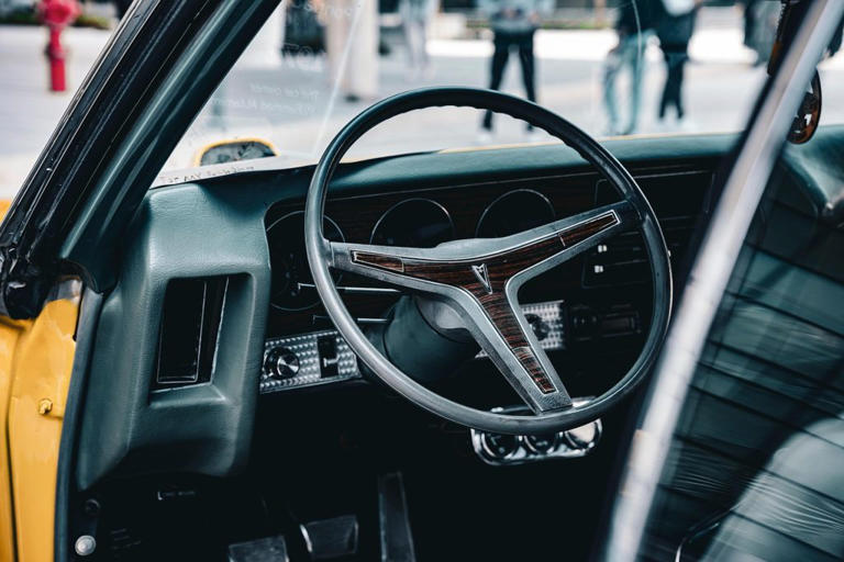 The first 200-mph production car used a surprisingly small twin-turbo V8