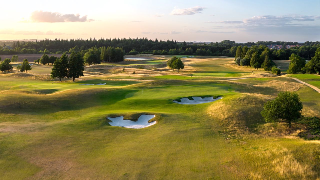 The golf club that moved one mile but also a million miles!