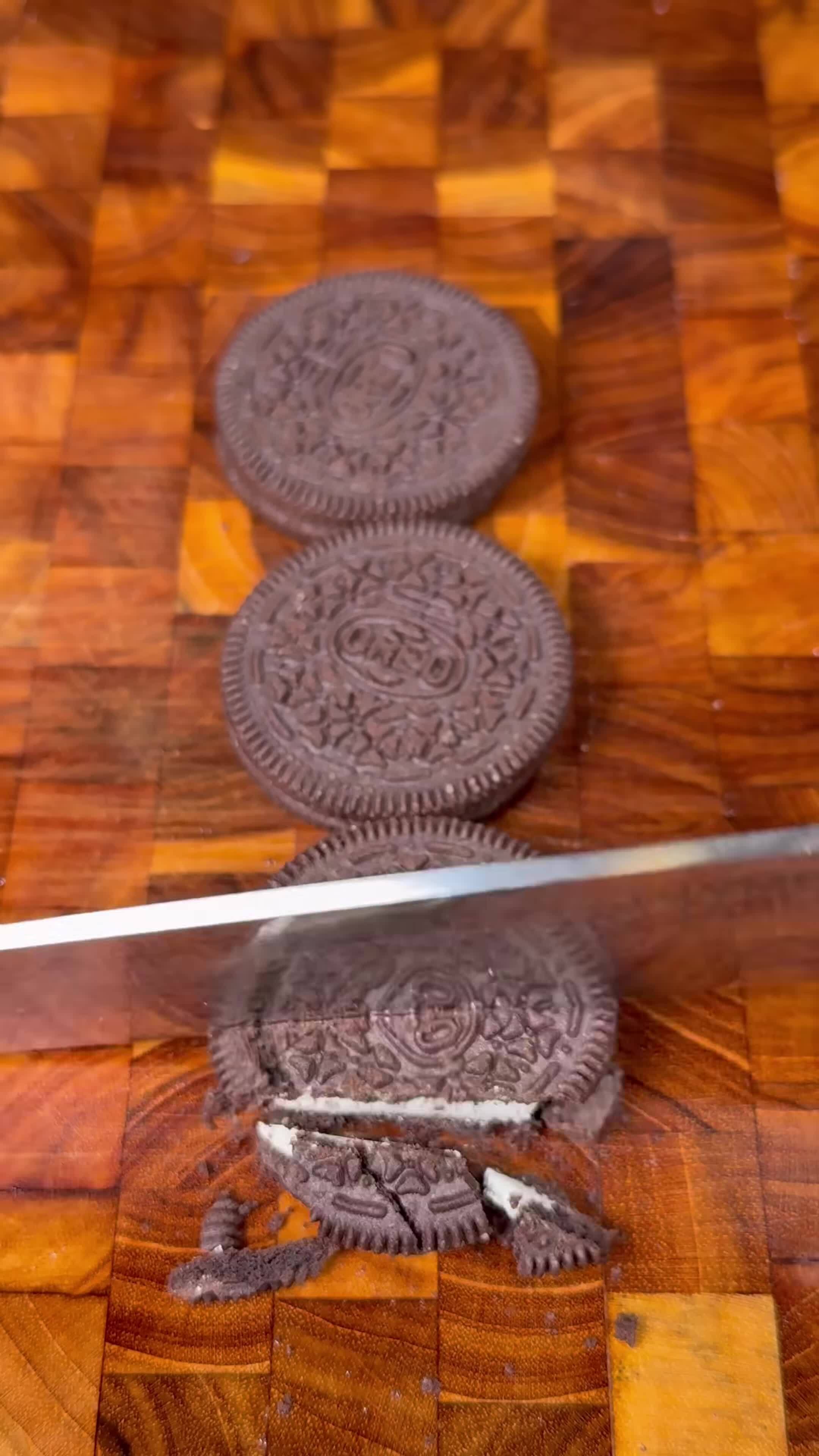 Chocolate pudding lasagna using Tru Fru strawberries! #trufrupartner