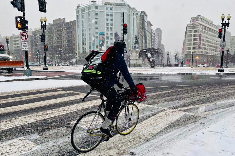 Minimum wage rises in some states as workers struggle with basic costs