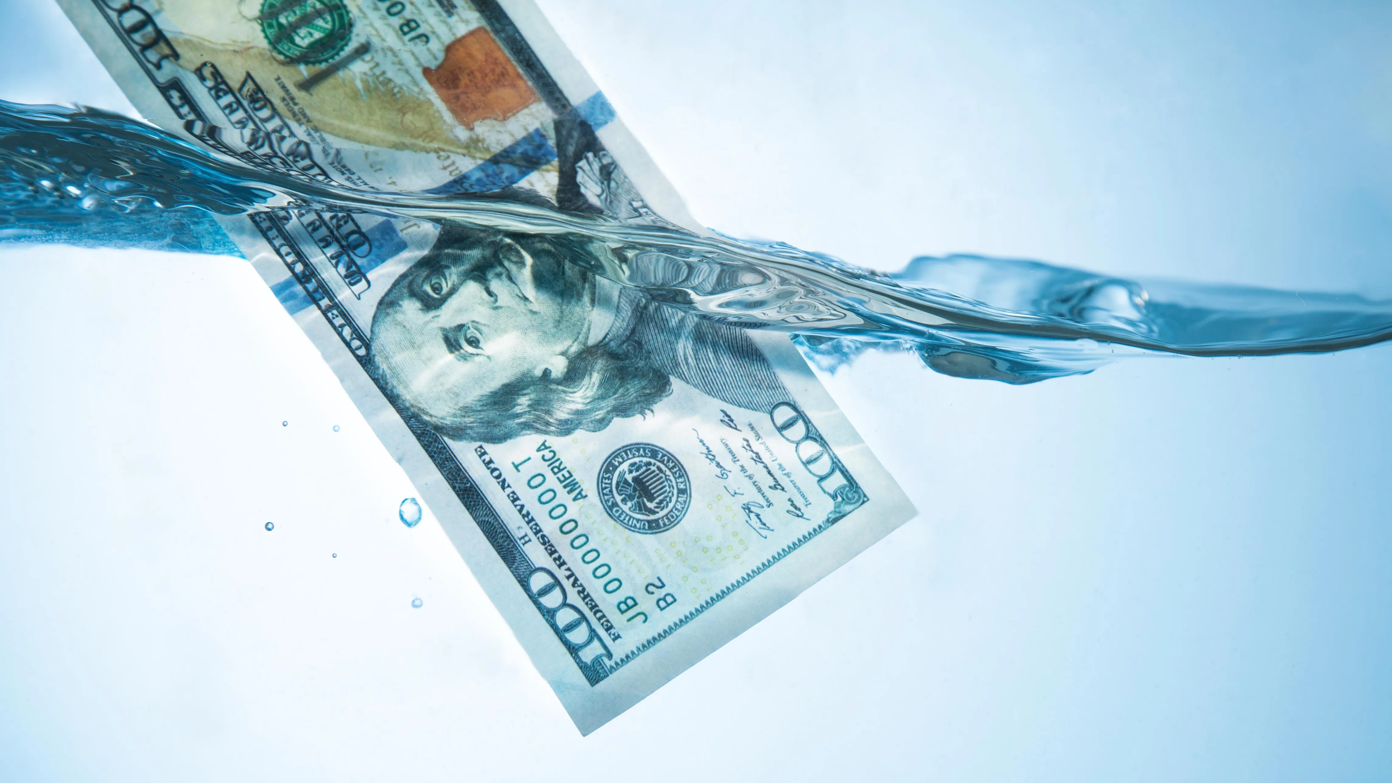 What is a financial debt advisor?