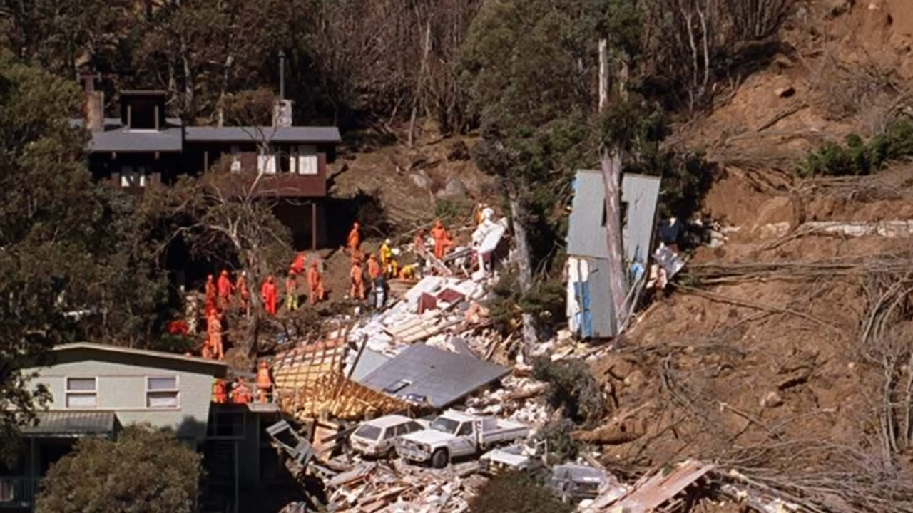 Can anyone hear me? - How one man survived trapped under rubble and ice