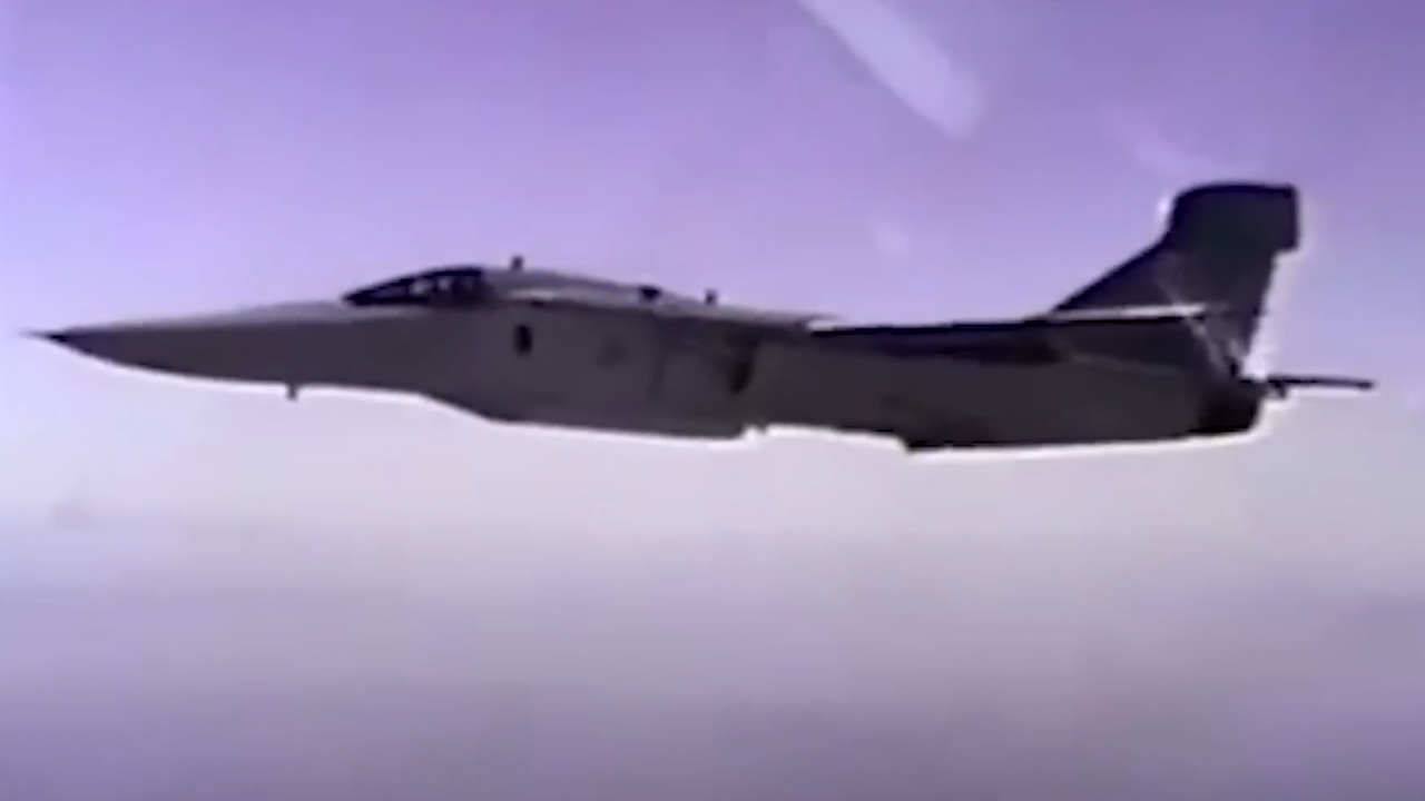 The unarmed jet that won an air battle without firing a shot