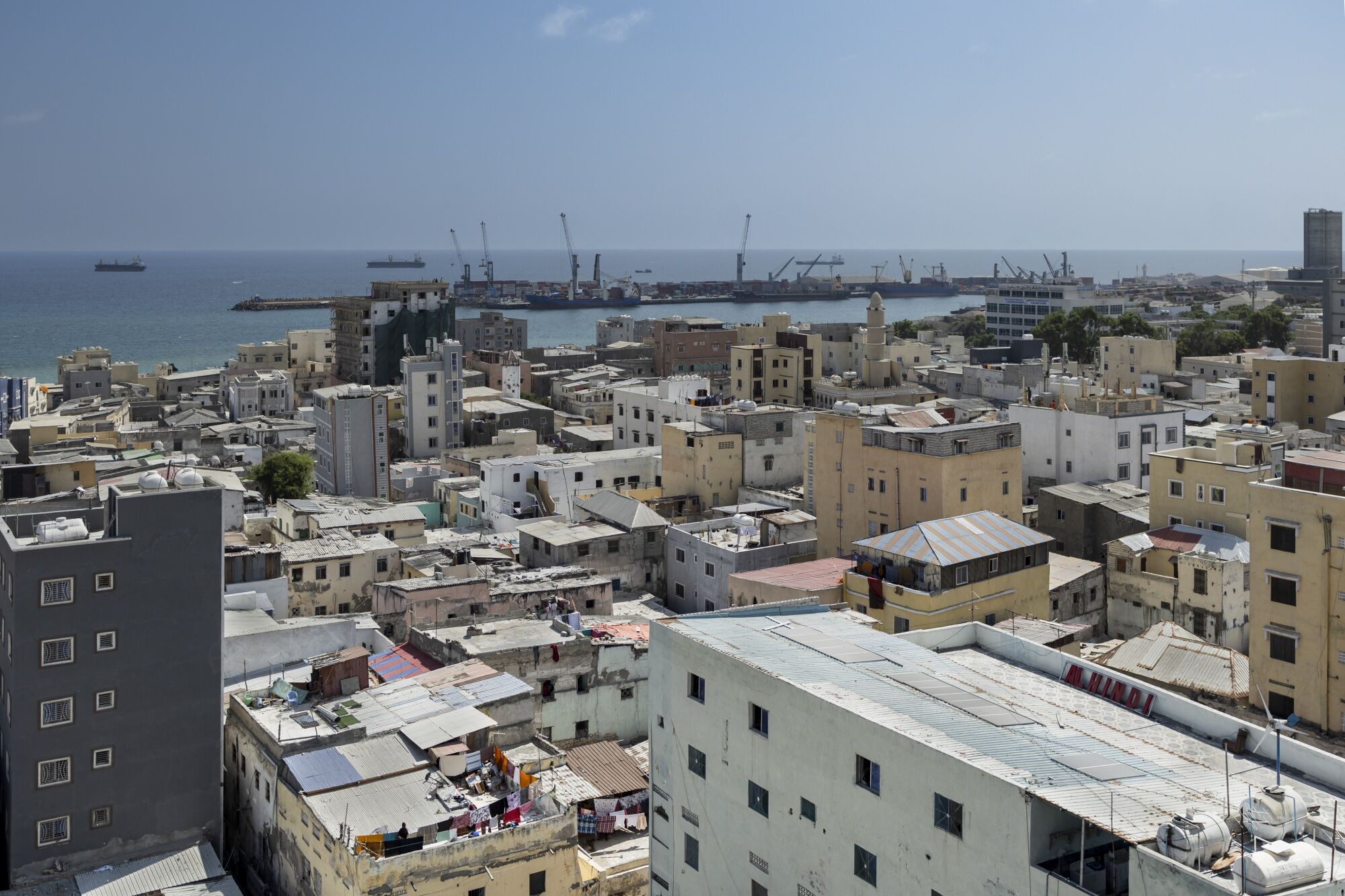 Somalia ends UAE security, port deals over sovereignty row