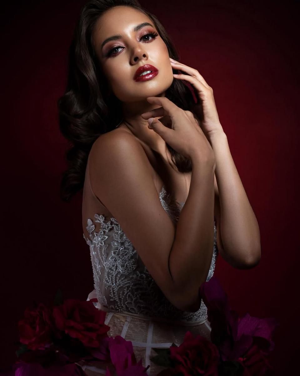 Intip eye makeup look a la Aurelie Moeremans yang chic dan eye catching