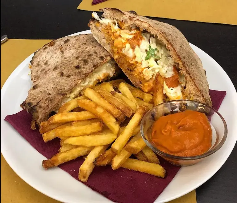 Agnolotti, Timorasso e pizza creativa. La locanda che racconta il ...