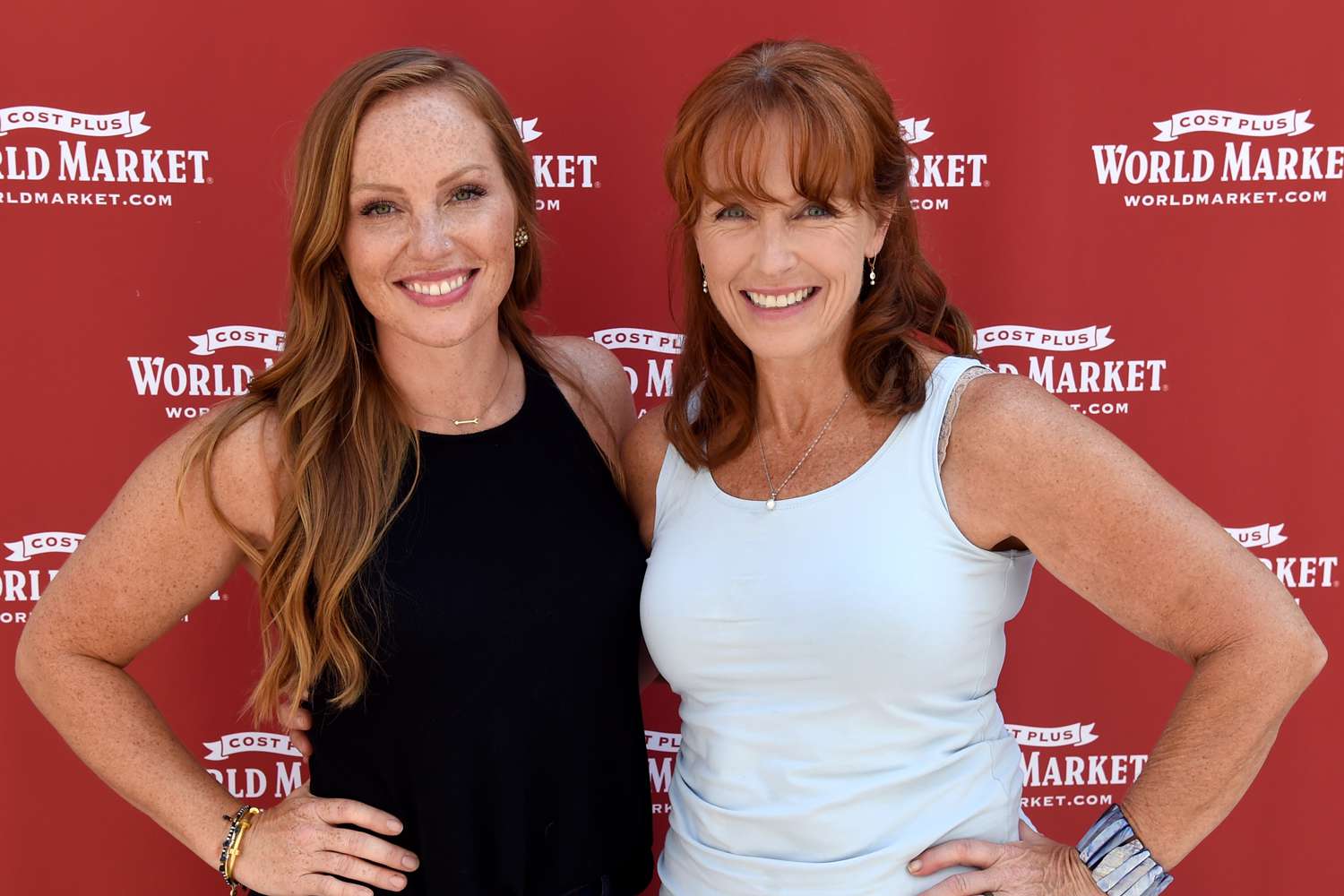 Mina Starsiak Hawk reveals she spent holidays with mom Karen E Laine ...