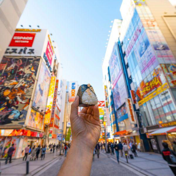 How snack tourism is turning sightseeing into bite-sized adventures