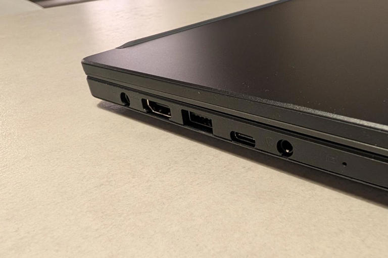 Recensione MSI Modern 15H AI C2HM, computer di sostanza