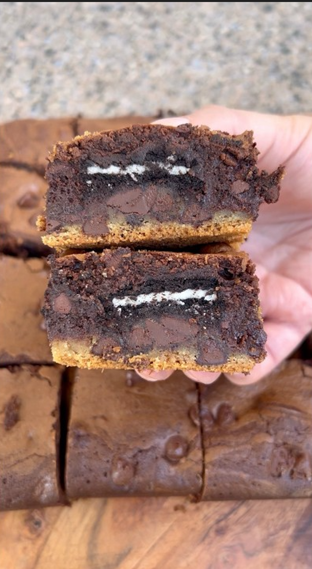 Oreo brookie with the perfect cookie brownie balance