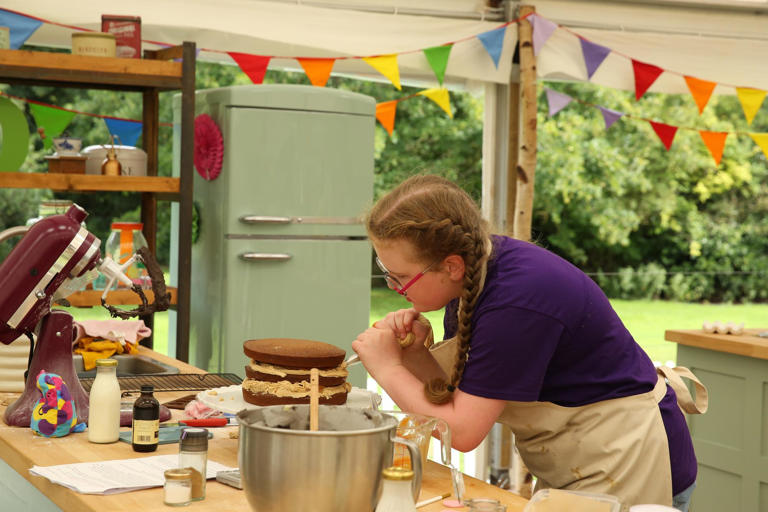 Junior Bake Off star Lyla from Coleraine has host Harry Hill Irish ...