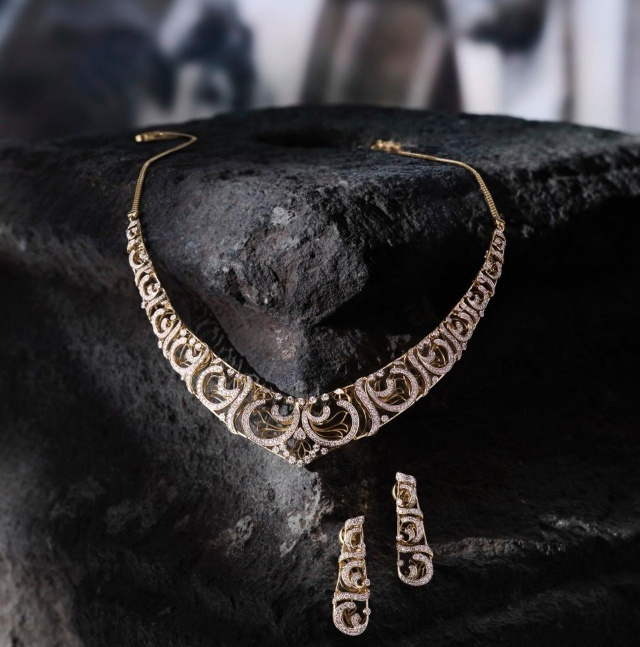 Ananya Panday is the face of Tanishq with its Festival of Diamonds campaign