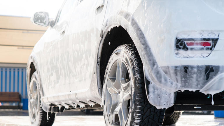 Hot or cold water: Which is best for washing your car?