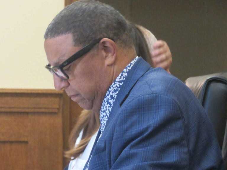 Alton police chief Jarrett Ford defends department after protest over ...