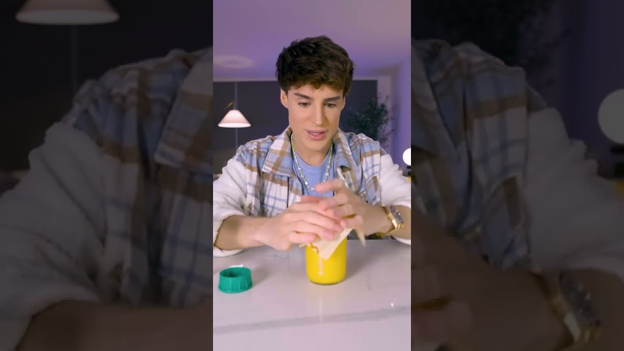 Wrapping food items naturally using beeswax at home